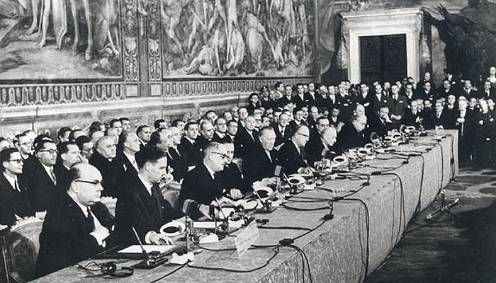 ΑΣΤΕΡΑΚΙ.....: Η Ευρώπη του ολοκληρωτισμού και της παντοτινής ...